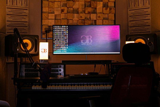 About Us | Giant Beats Studio - Excellence in Audio Production